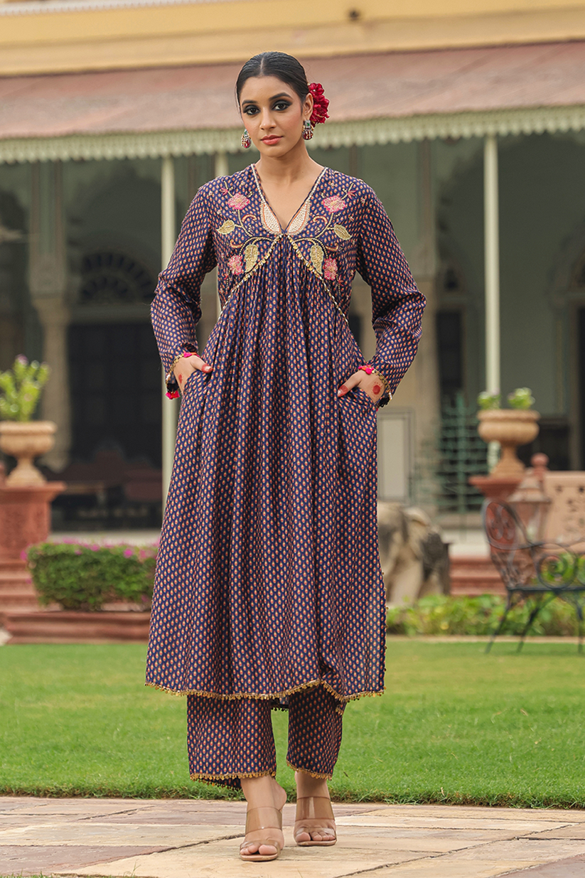 Cheent Print Curve Cut – Label Niti Bothra